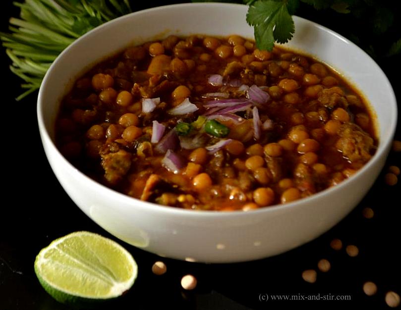 Mix and Stir: Mangsher Ghugni ( Dried yellow Peas cooked with small ...